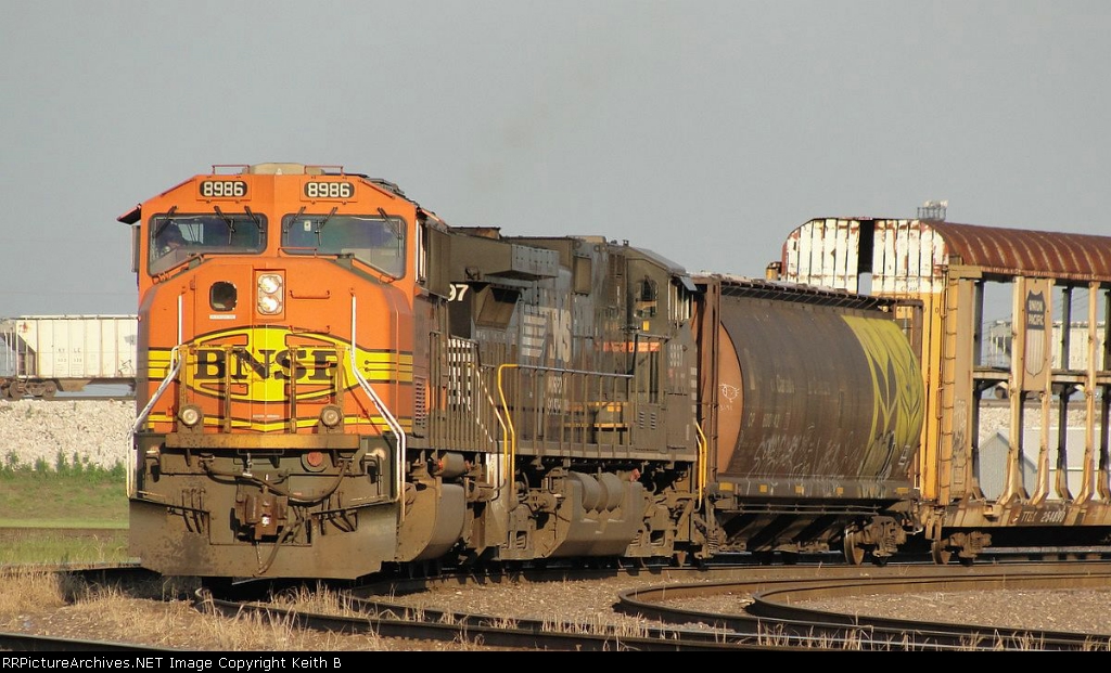 BNSF 8986